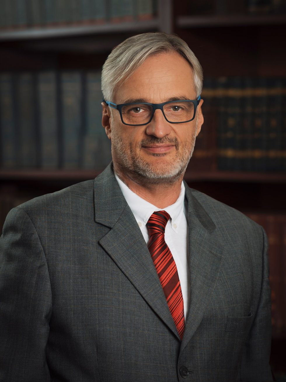 Dr. Pál Lippai - Familytree.hu